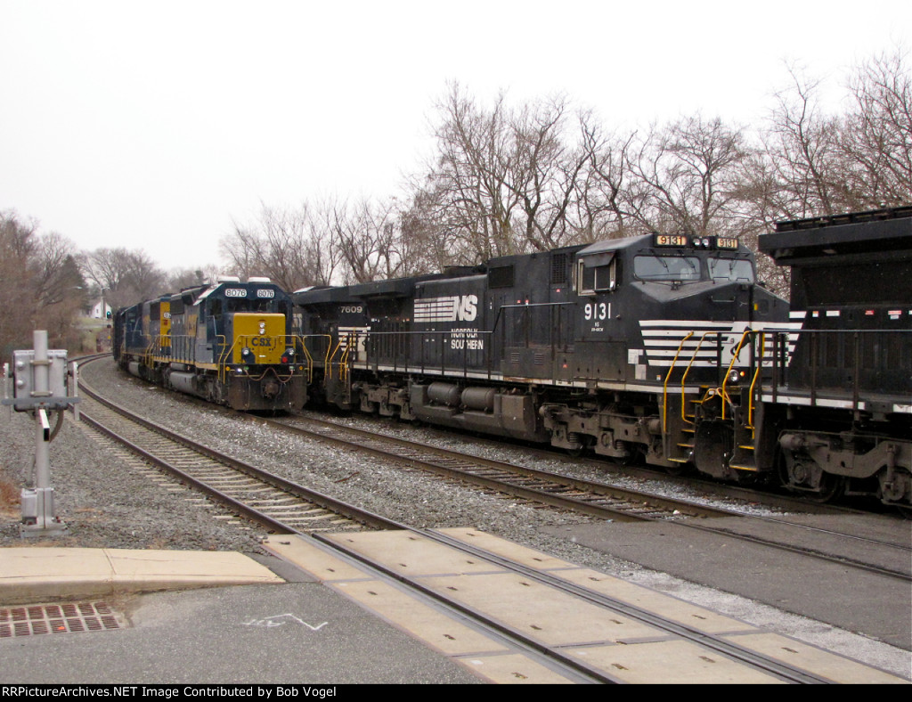 NS 9131 and CSX 8076